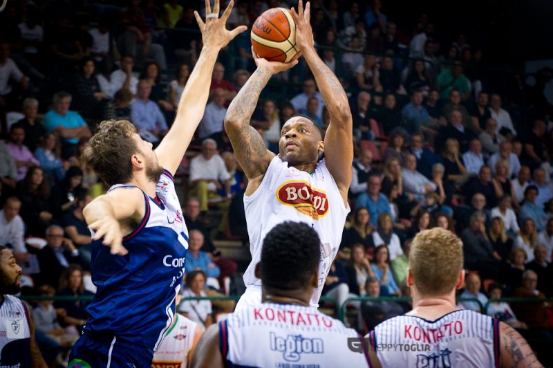 Mike Hall a tutto campo: Volevo essere come Jordan… ora giro l’Italia e ...